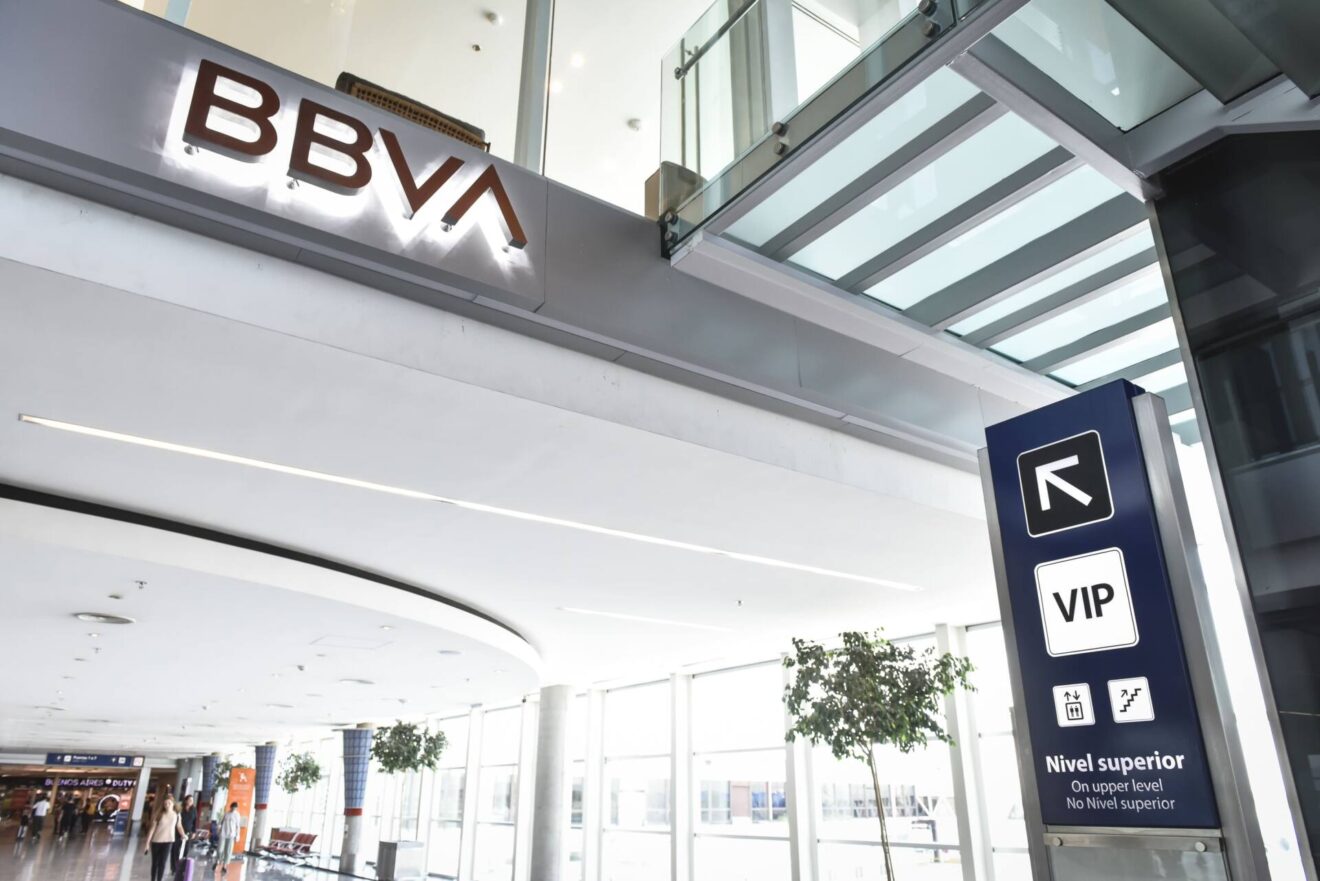 BBVA presenta su nueva sala VIP en el aeropuerto de Ezeiza - 100% SEGURO
